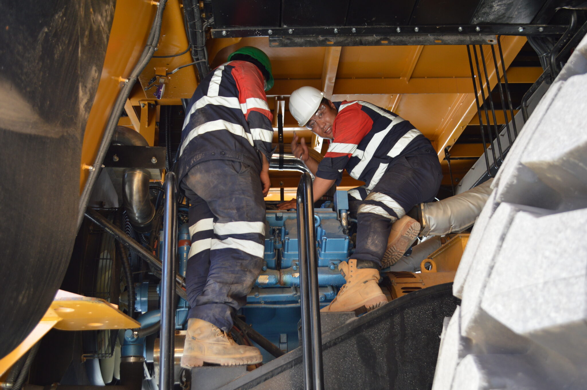 SANY 150-ton Mining Trucks, a First in Suriname – ZIJIN – Rosebel Gold ...